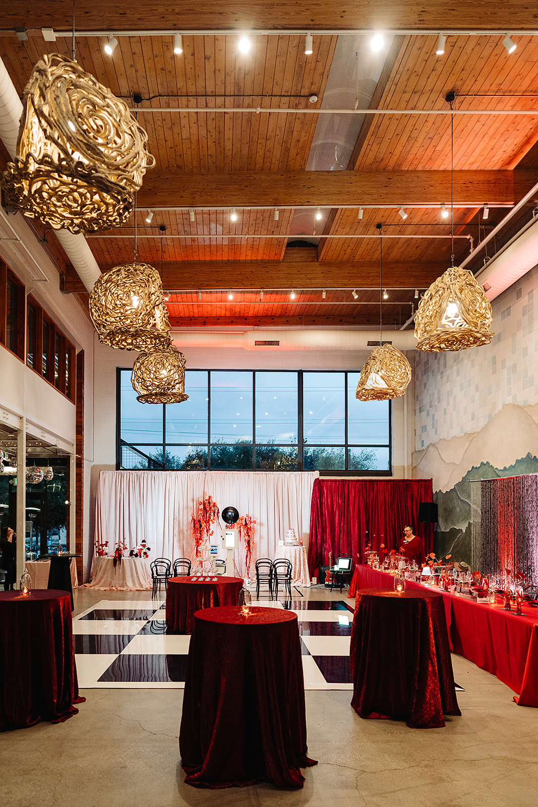 Vuka at North Loop | Party at the Moontower